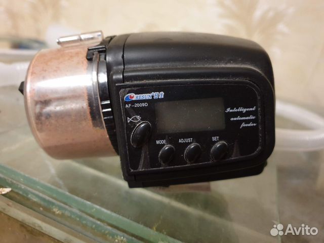 Автоматическая кормушка для рыб Resun